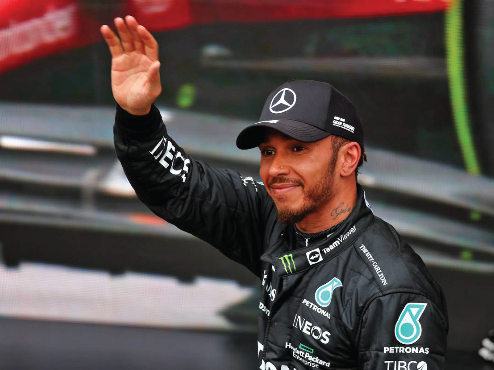 [F1新聞]Hamilton：為Russell感到高興，並為Mercedes-AMG感到自豪 - LightsOut