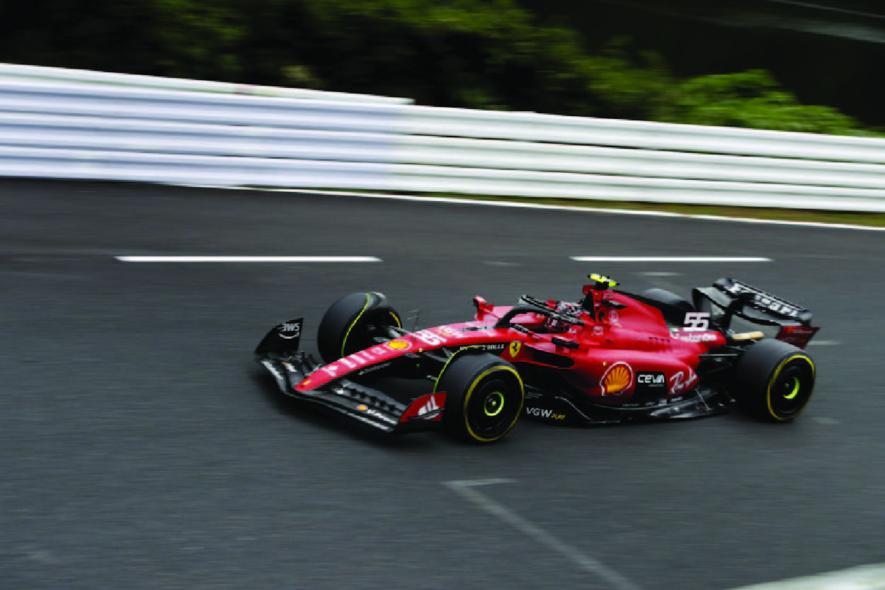 Mercedes在日本複製Carlos Sainz的DRS戰術失敗 - LightsOut