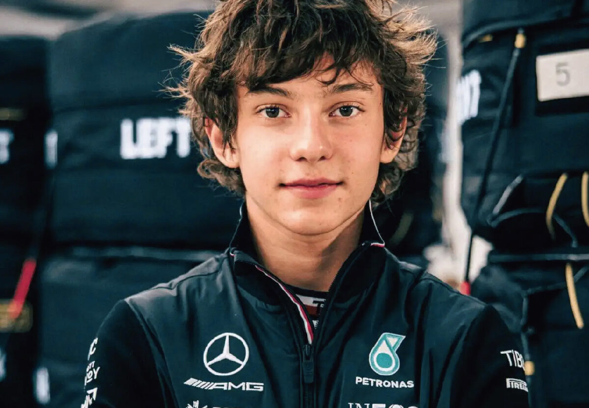外界對Mercedes應否明年提拔Kimi Antonelli的意見兩極 - LightsOut