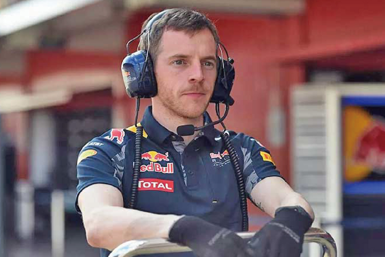 Max Verstappen的首席賽車技師宣佈離隊 - LightsOut