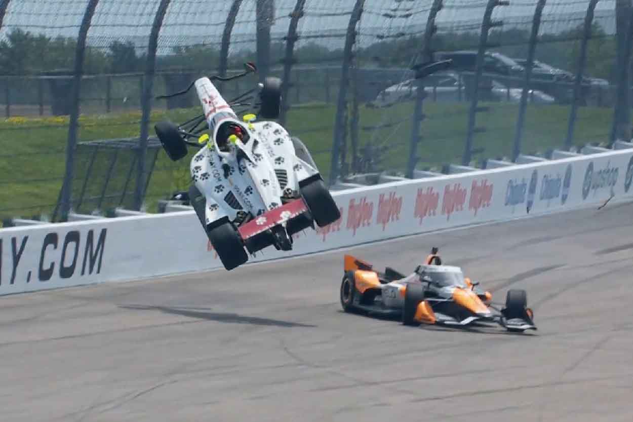 IndyCar Iowa站發生嚴重事故 無人受傷 - LightsOut