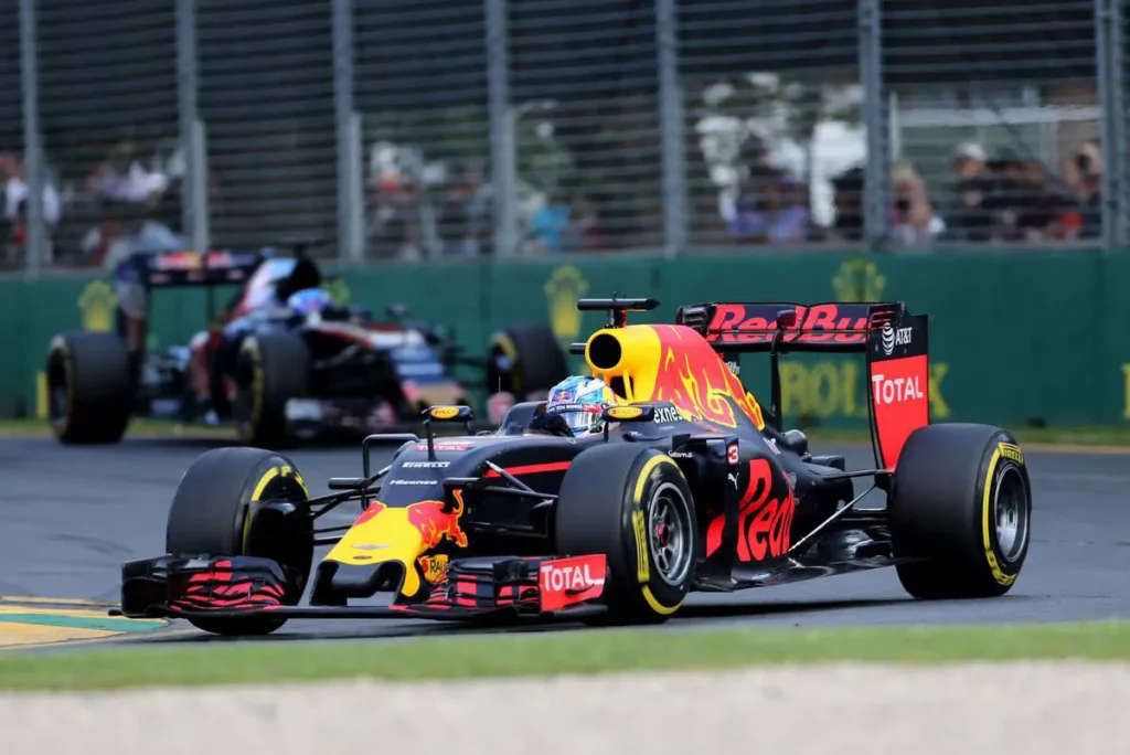 Red Bull功臣Daniel Ricciardo生涯回顧 - LightsOut