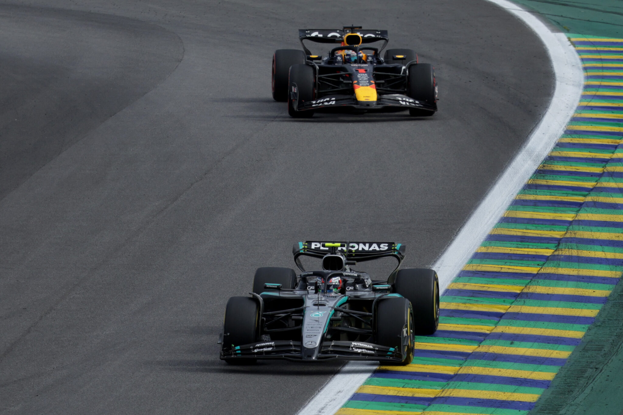 Mercedes、Red Bull和Haas公佈新車隊標誌 - LightsOut